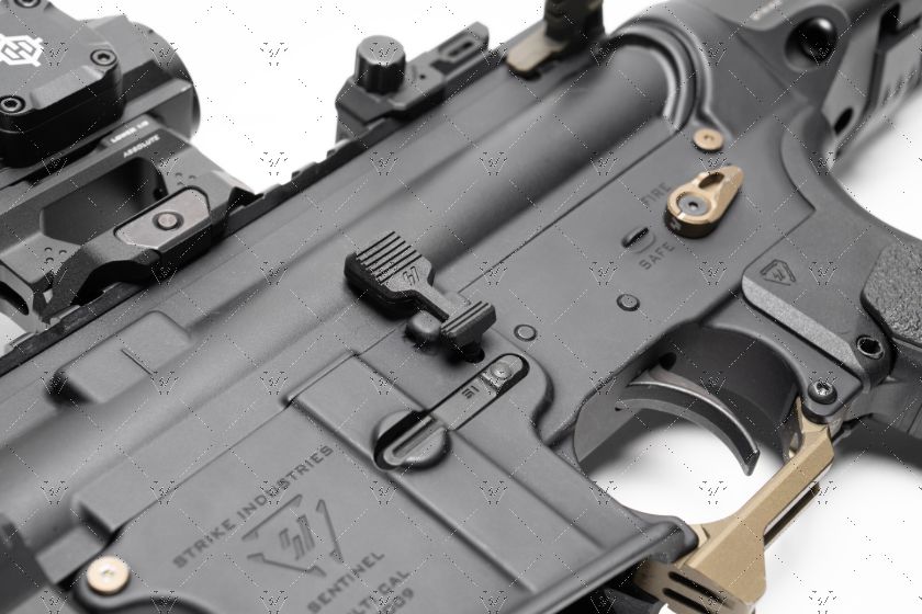 m16 bolt release button